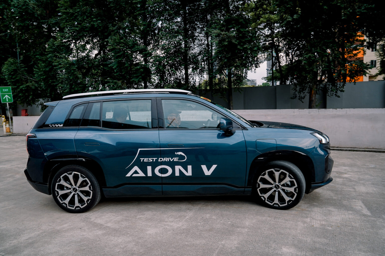 Memahami Cara Kerja Mobil Listrik Berdasarkan Jenisnya - AION